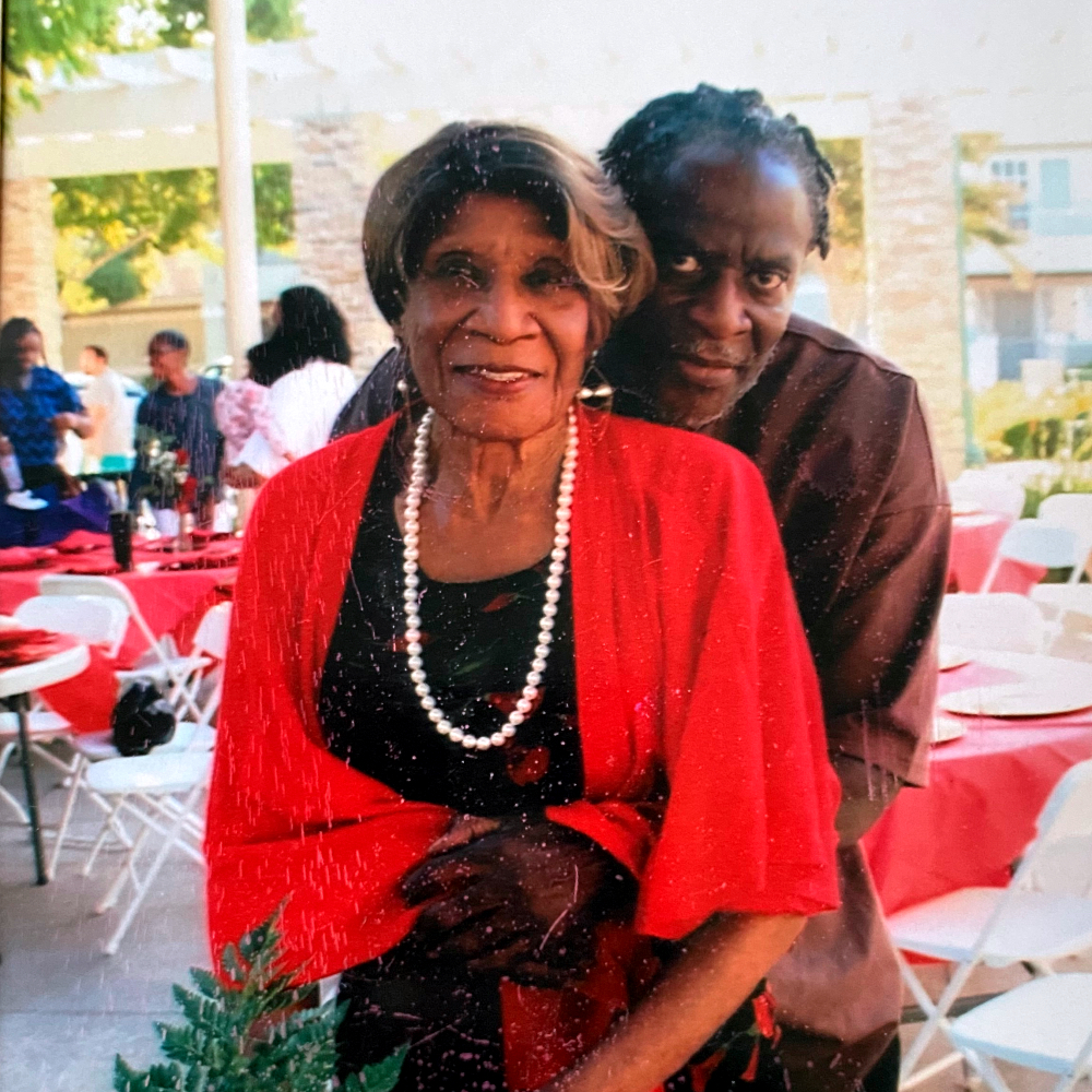 Obituary of Linda Maire Jones - Los Angeles California | OBITUARe.com